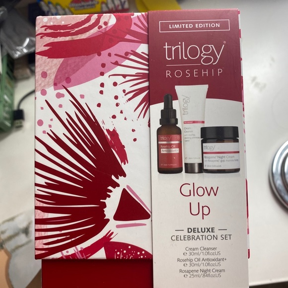 trilogy | Skincare | Trilogy Limited Edition Night Care Set | Poshmark